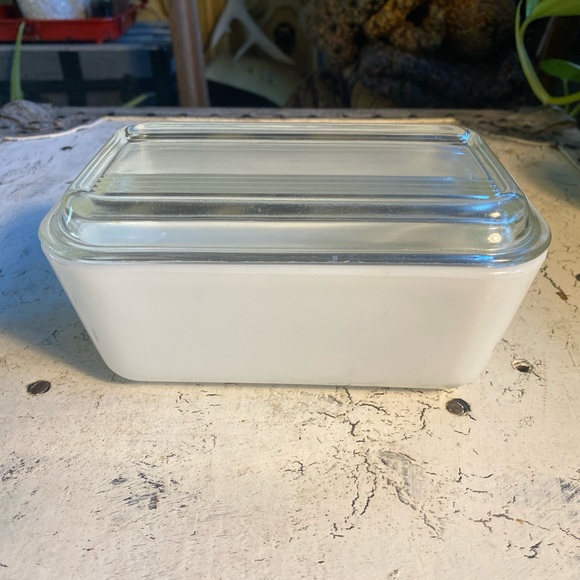 Pyrex | Kitchen | Pyrex 52 Butterprint With Lid Fridge Box | Poshmark